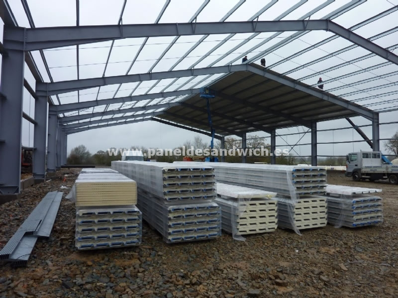 Panel Sandwich Cubierta 5 Grecas — Panel de Sandwich España